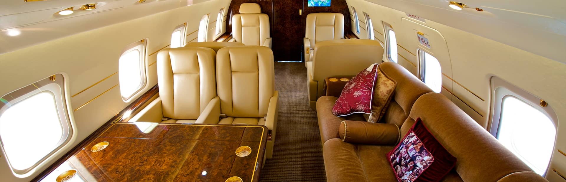 Private Jet Cabin Layout: How Much Space Do You Get?